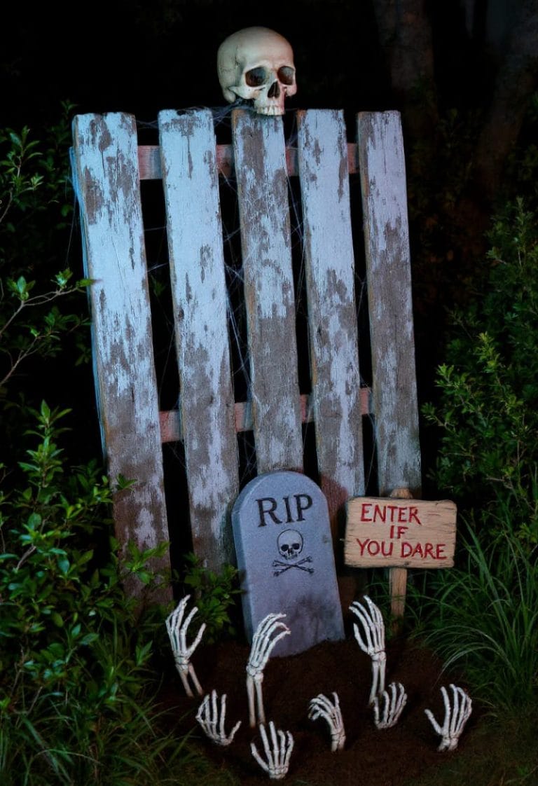 19 Creative DIY Halloween Decorations You'll Love For Your Home ...